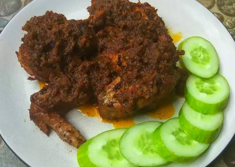Resep Ayam Bumbu Hitam Madura - TIKTAK.ID
