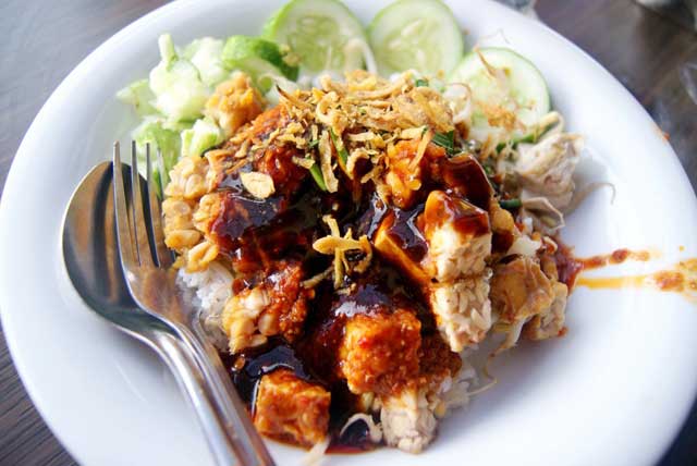 Resep Nasi Lengko Khas Cirebon, Adaptasi Kuliner China - TIKTAK.ID