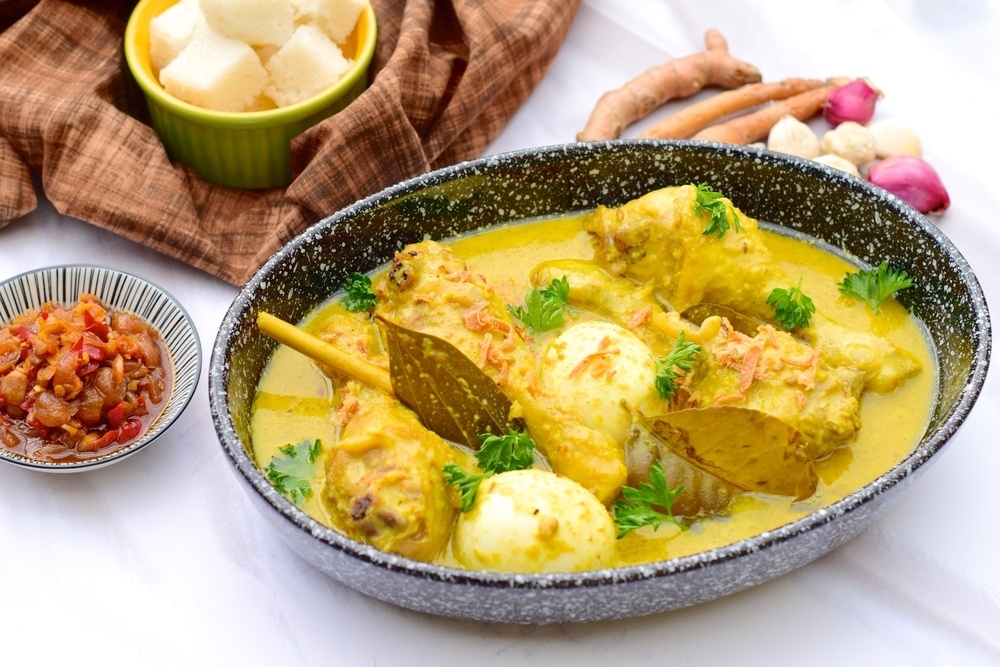 Resep Opor Ayam Kampung, Kuah Medok Maksimal - TIKTAK.ID