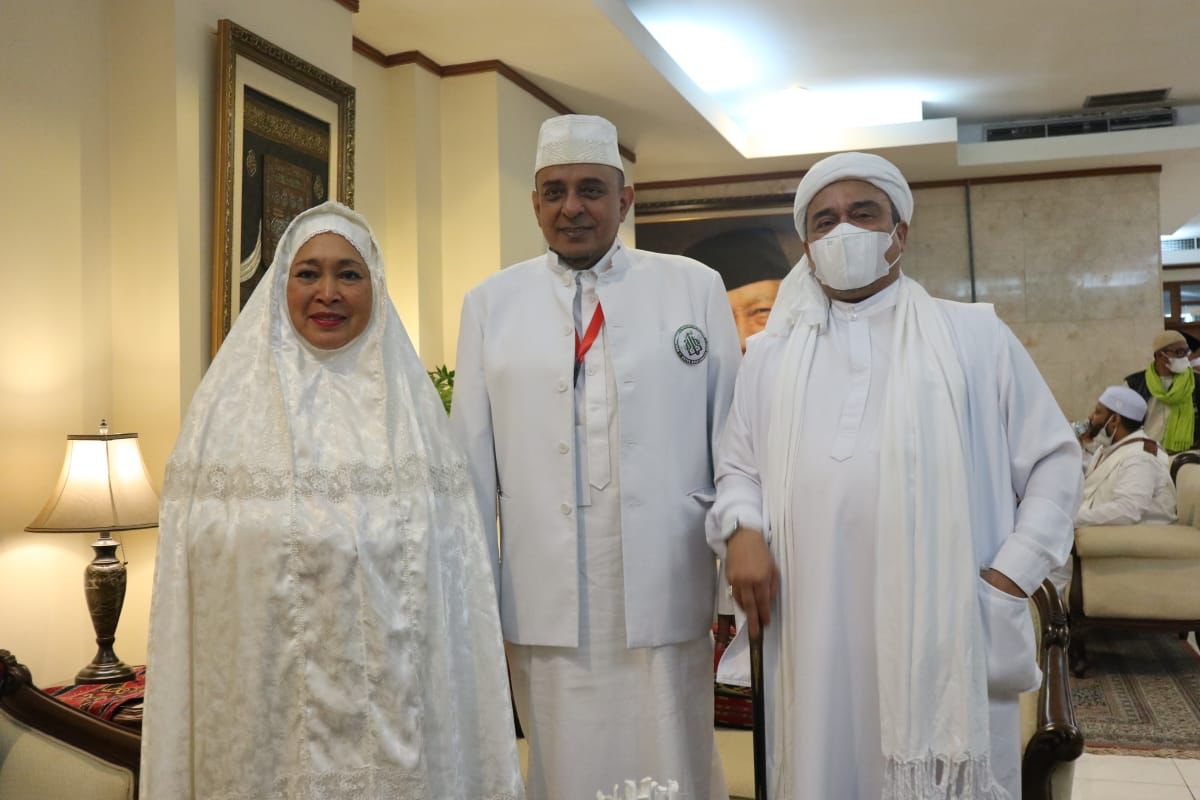 Titiek Soeharto dan Habib Rizieq Hadir di Reuni 212 - TIKTAK.ID